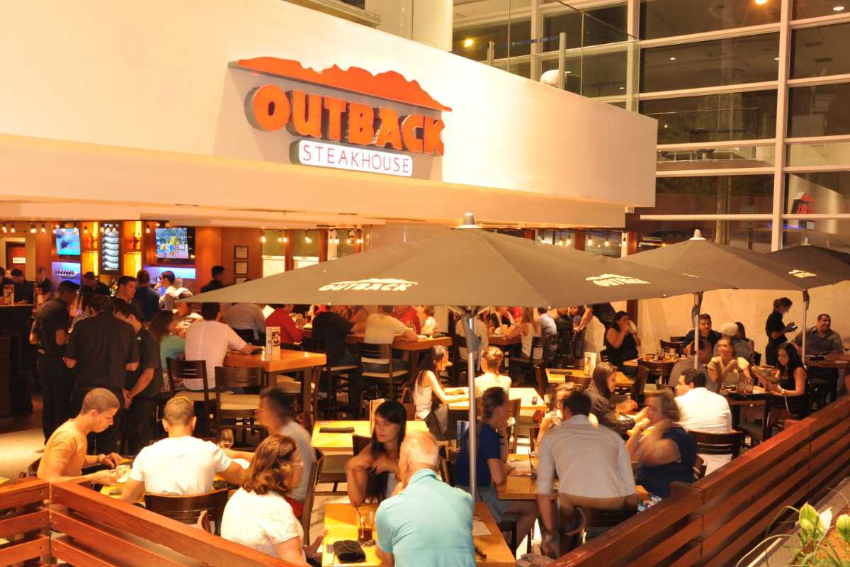 Outback fechará todos os restaurantes do país