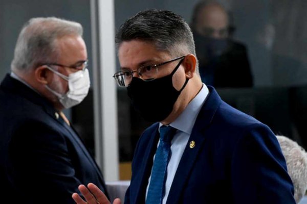 Alessandro: "carta de Temer não reduz preço da gasolina" | NE Notícias